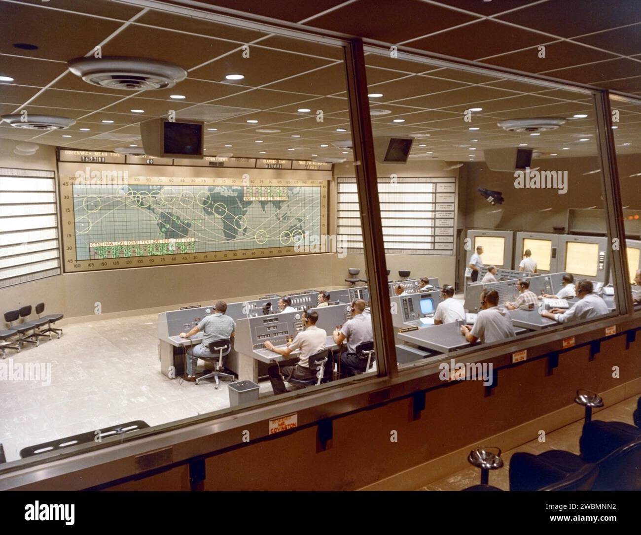 Launch sequence hi-res stock photography and images - Alamy