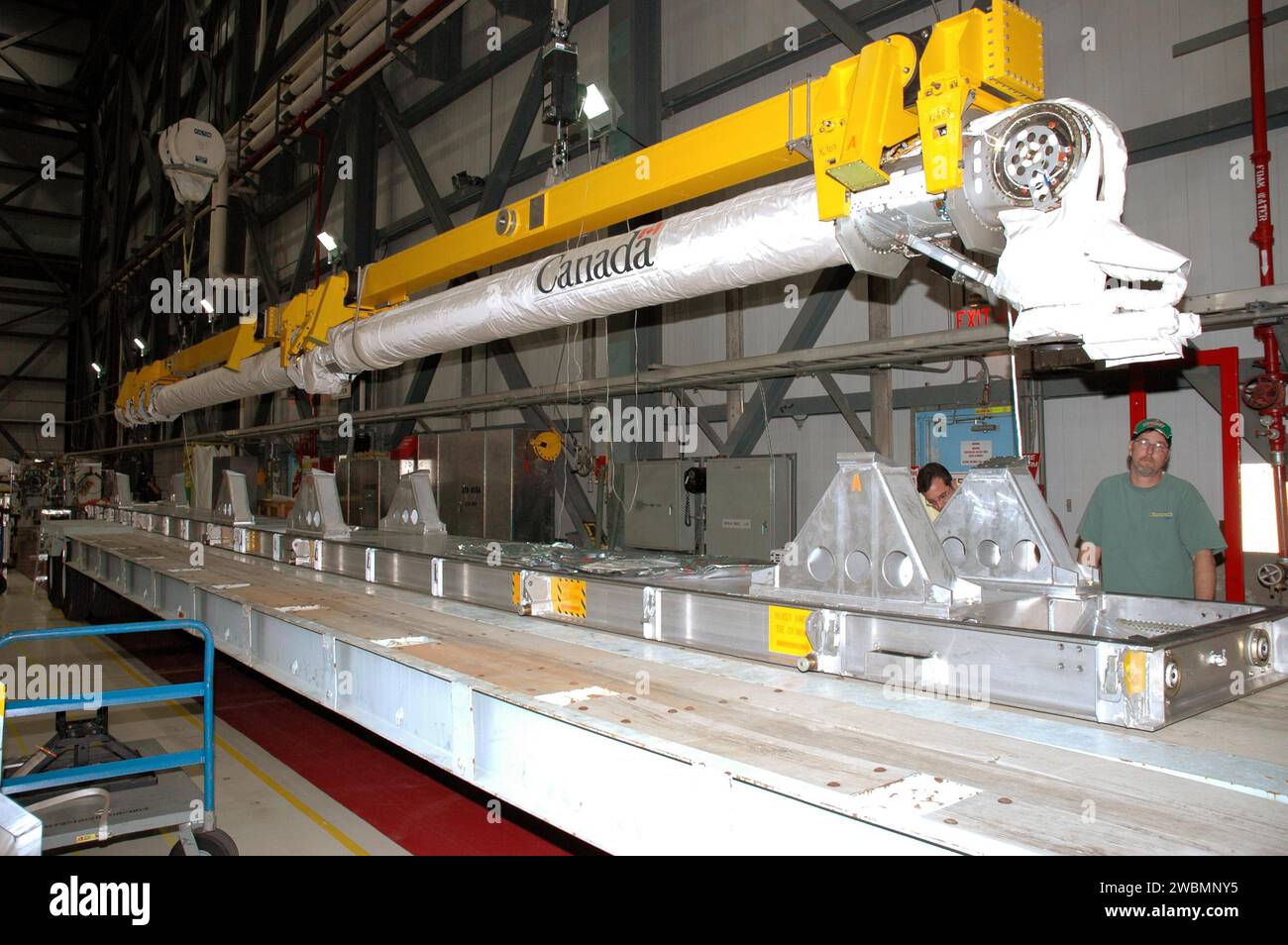 Overhead crane long hi-res stock photography and images - Alamy