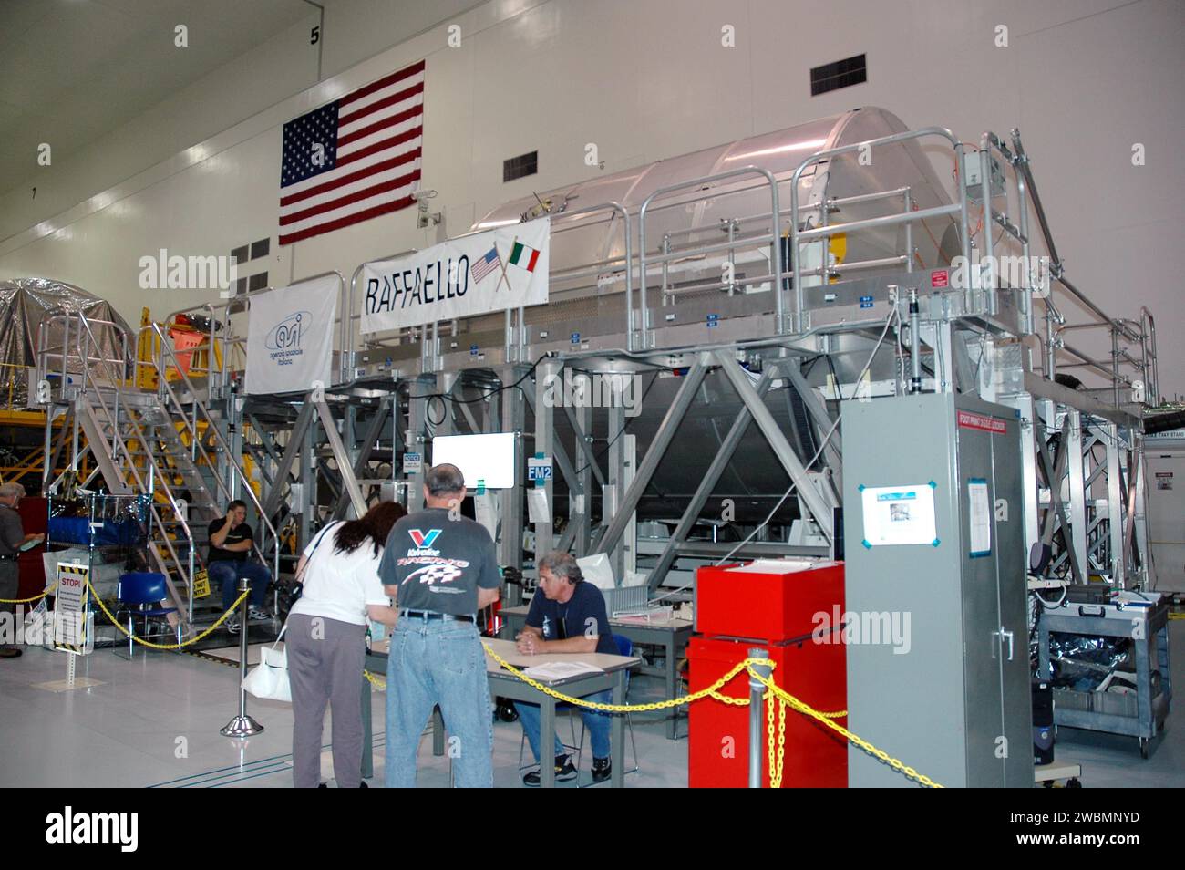 KENNEDY SPACE CENTER, FLA. - In the Space Station Processing Facility ...