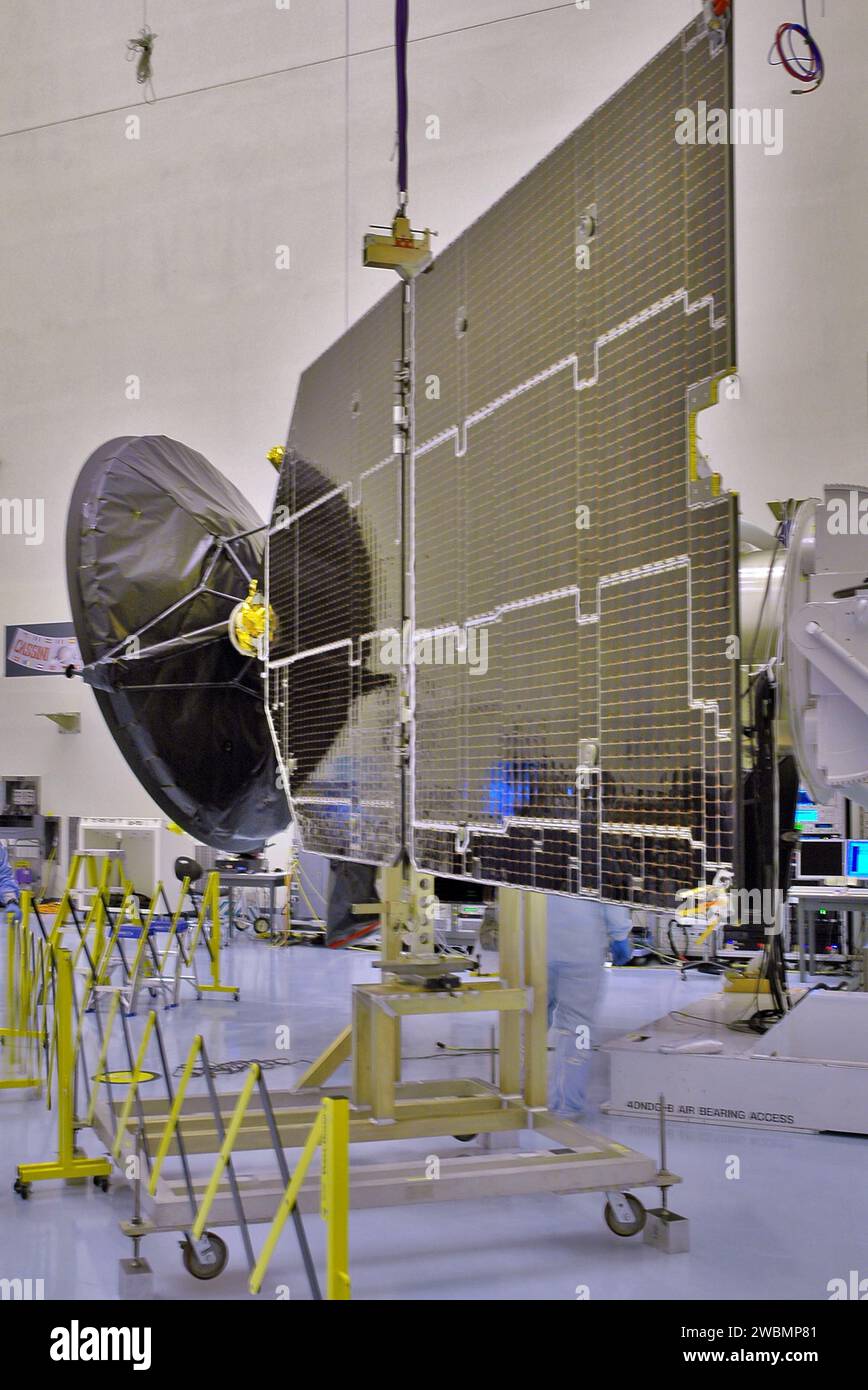 KENNEDY SPACE CENTER, FLA. - In the Payload Hazardous Servicing ...