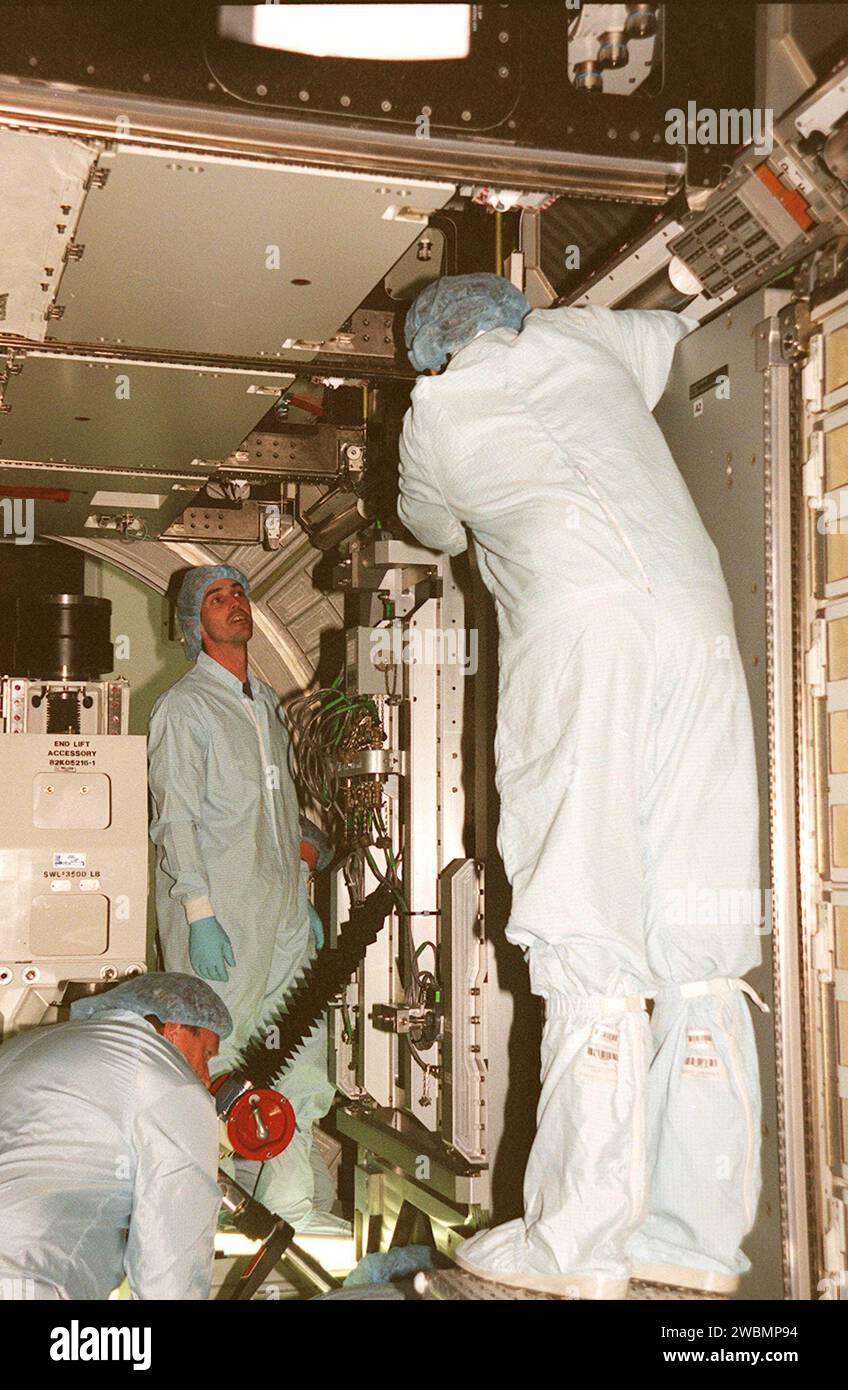 KENNEDY SPACE CENTER, FLA. -- Workers inside the Multi-Purpose ...