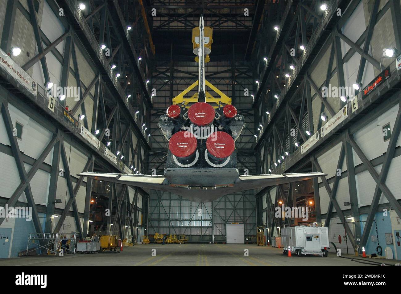 KENNEDY SPACE CENTER, FLA. - In the Vehicle Assembly Building (VAB ...