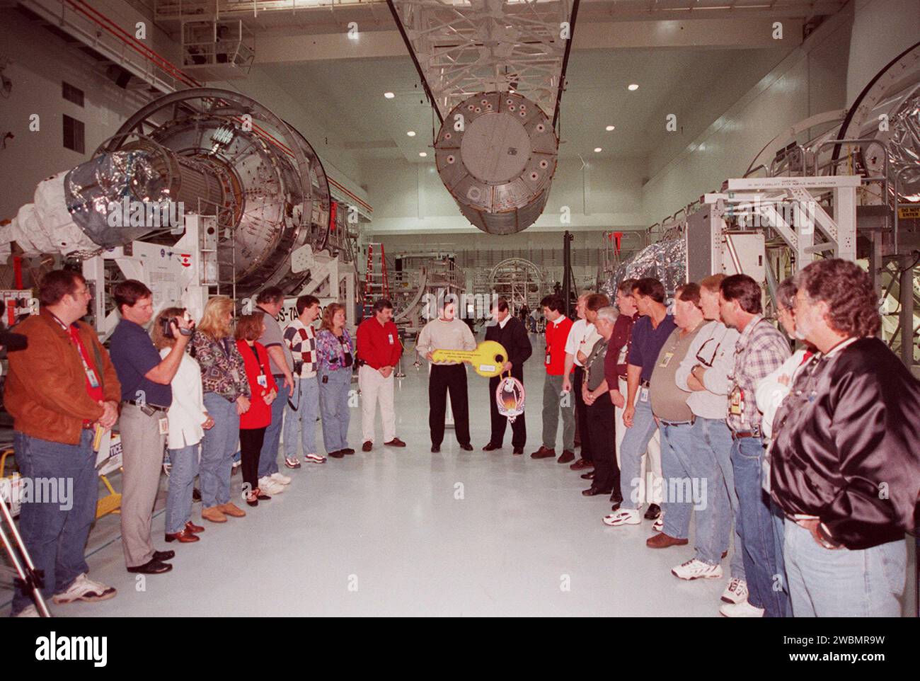 KENNEDY SPACE CENTER, FLA. -- In the Space Station Processing Facility ...