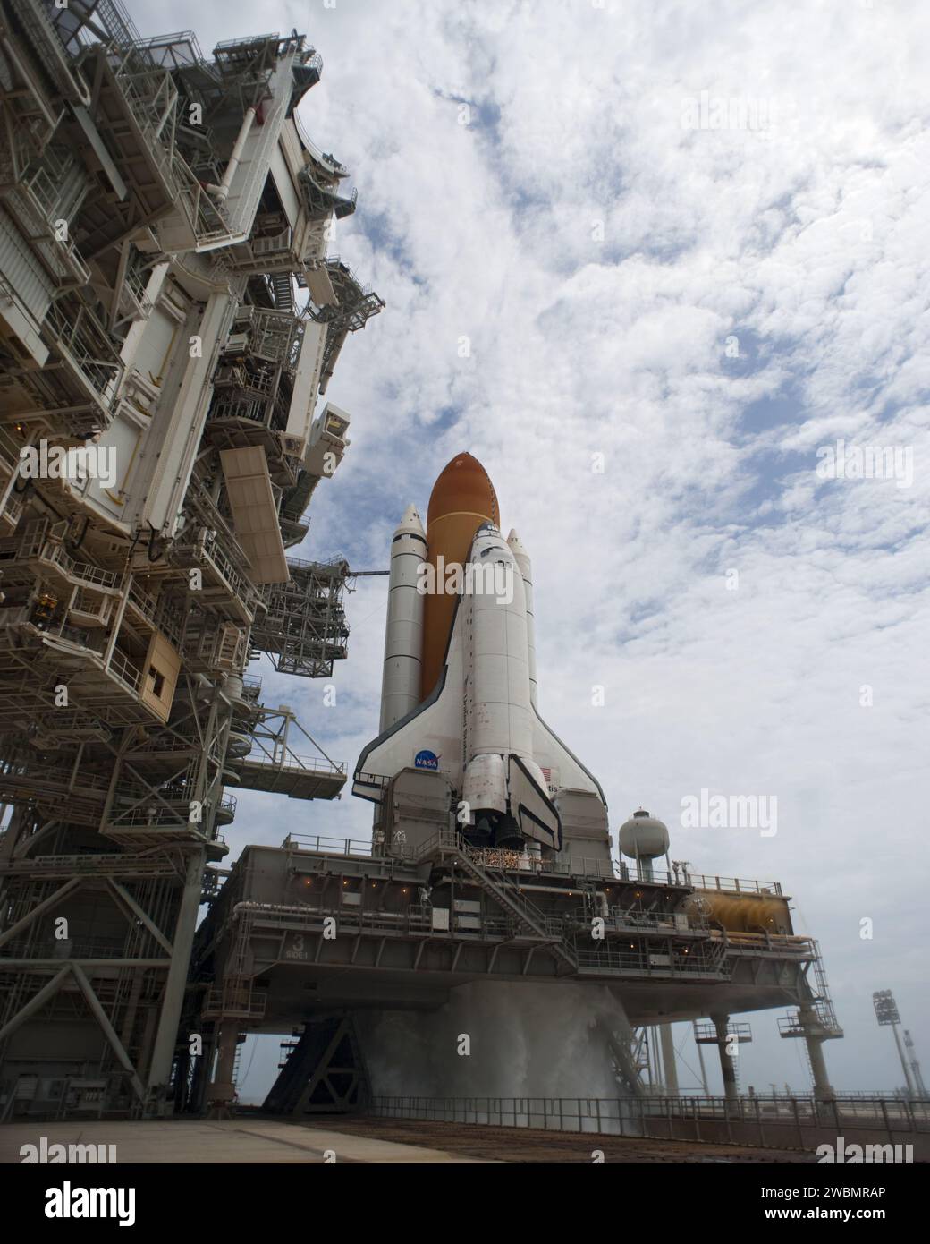 Space shuttle atlantis engines hi-res stock photography and images - Alamy