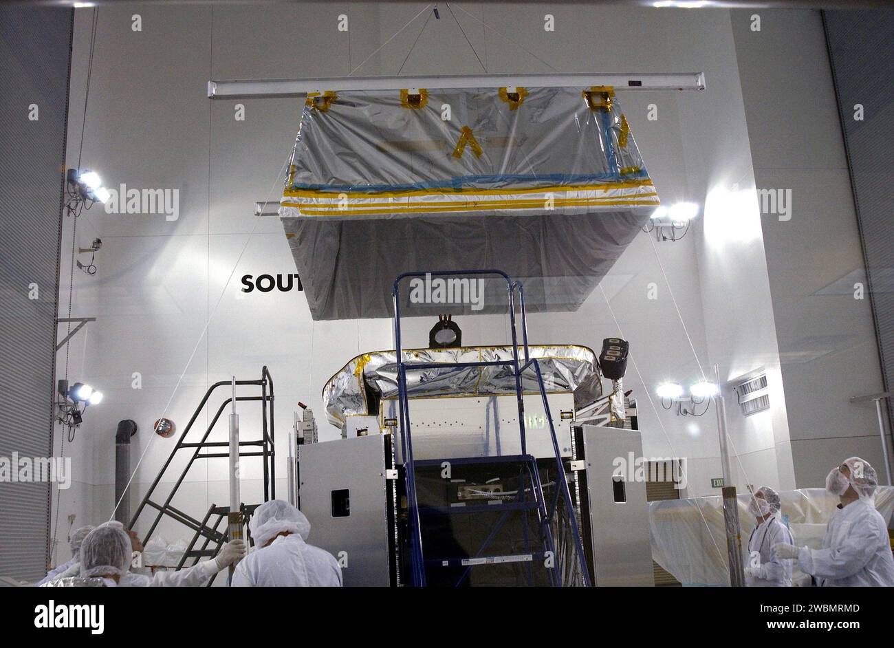 KENNEDY SPACE CENTER, FLA. - In the Astrotech Payload Processing ...
