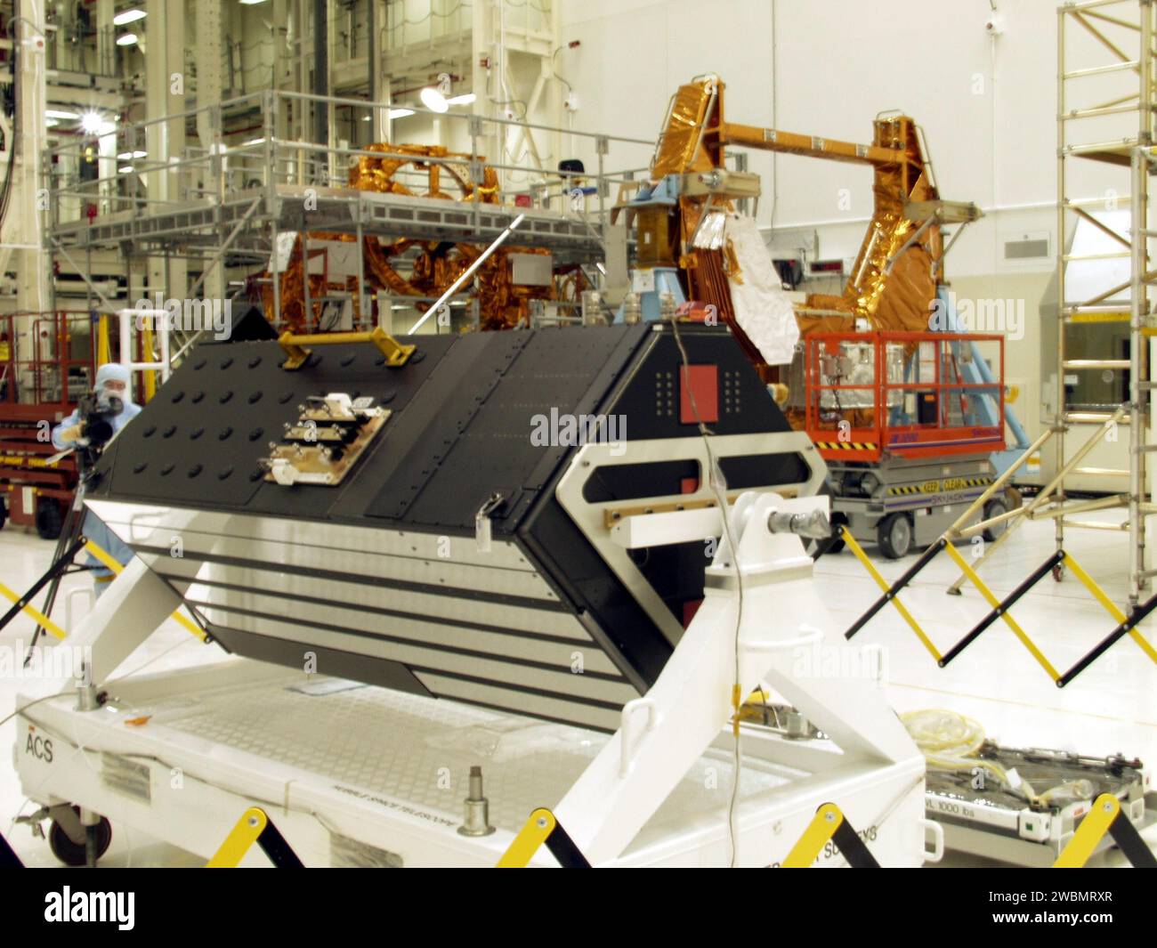 Payload processing room hi-res stock photography and images - Alamy
