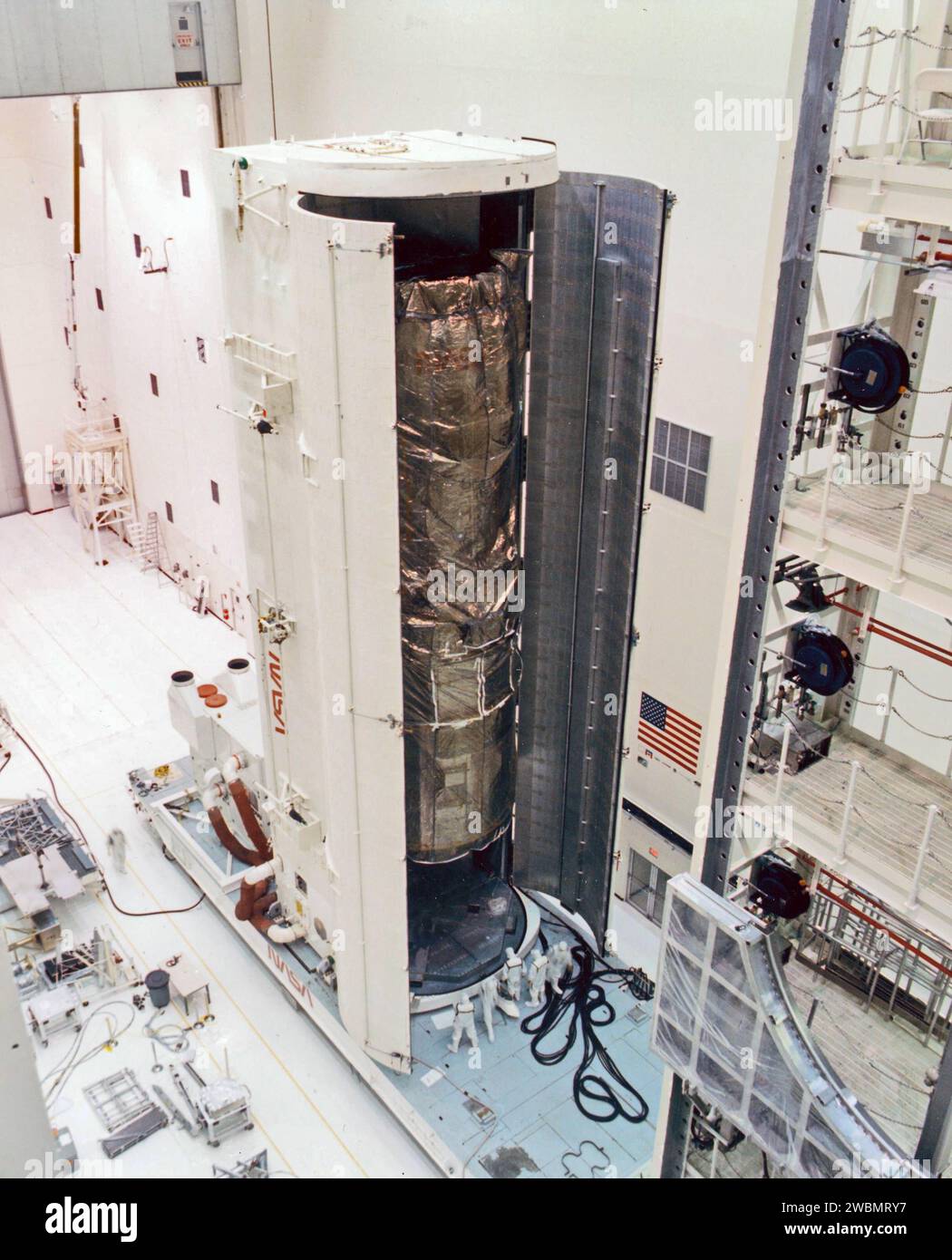 KENNEDY SPACE CENTER, FLA. -- In the Vertical Processing Facility, the ...