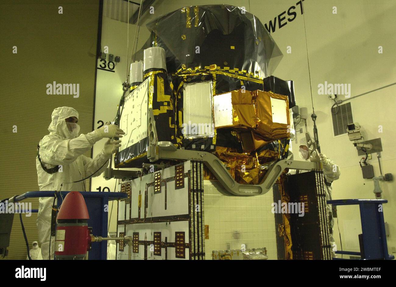 VANDENBERG AIR FORCE BASE, CALIF. - Inside the Astrotech Payload ...