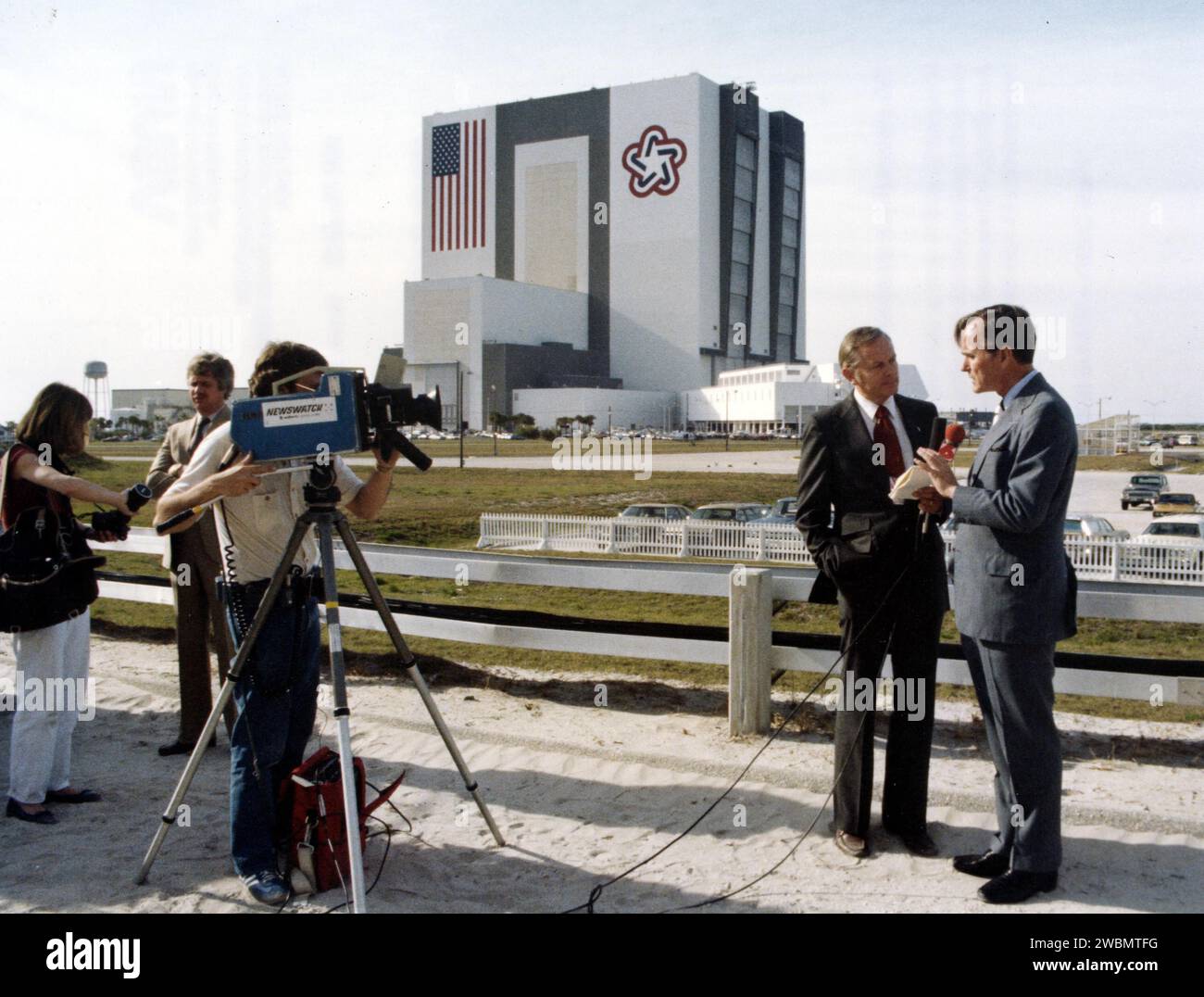 KENNEDY SPACE CENTER, FLA. -- Vice President George H. W. Bush, on a ...