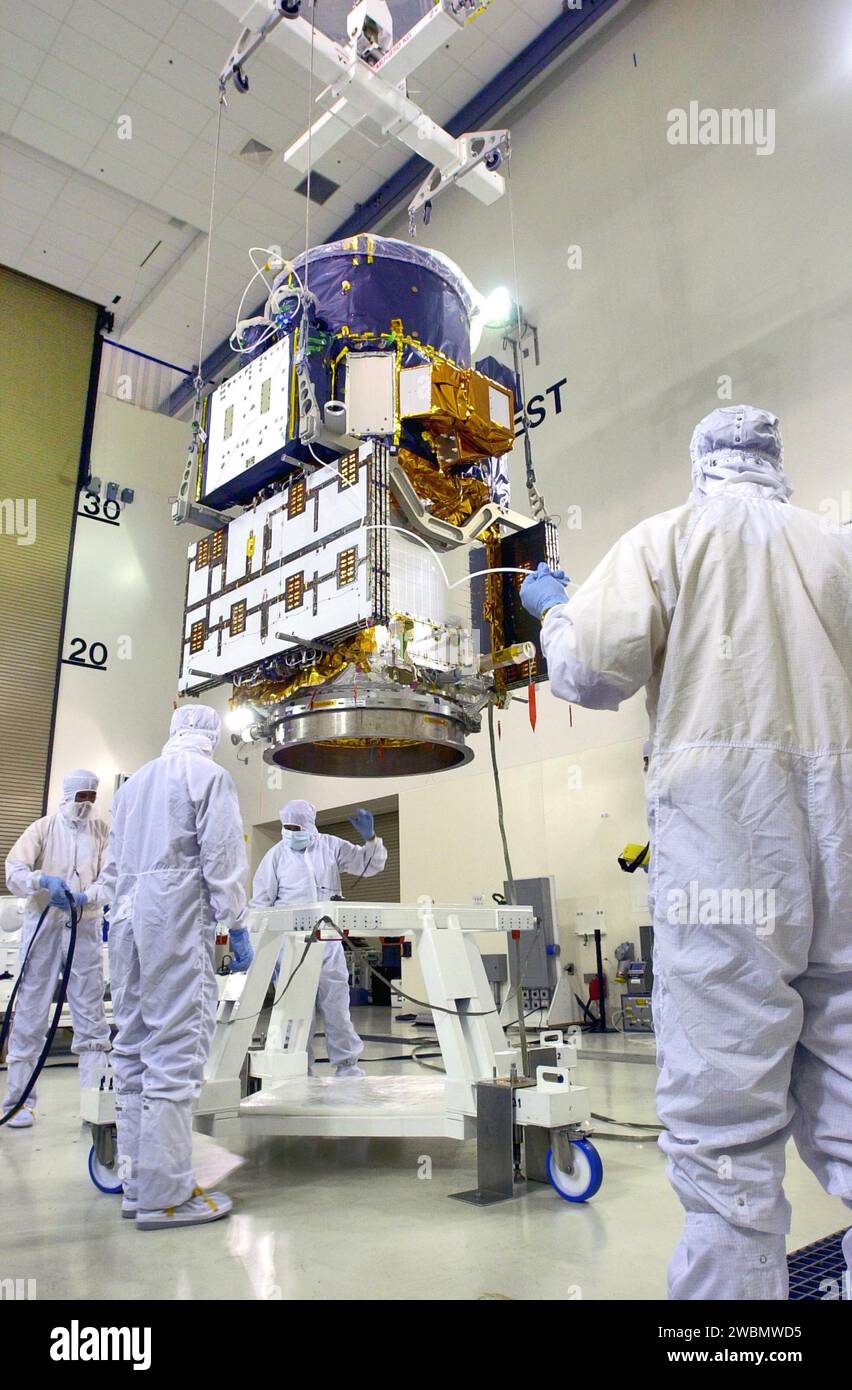 KENNEDY SPACE CENTER, FLA. - Inside the Astrotech Payload Processing ...