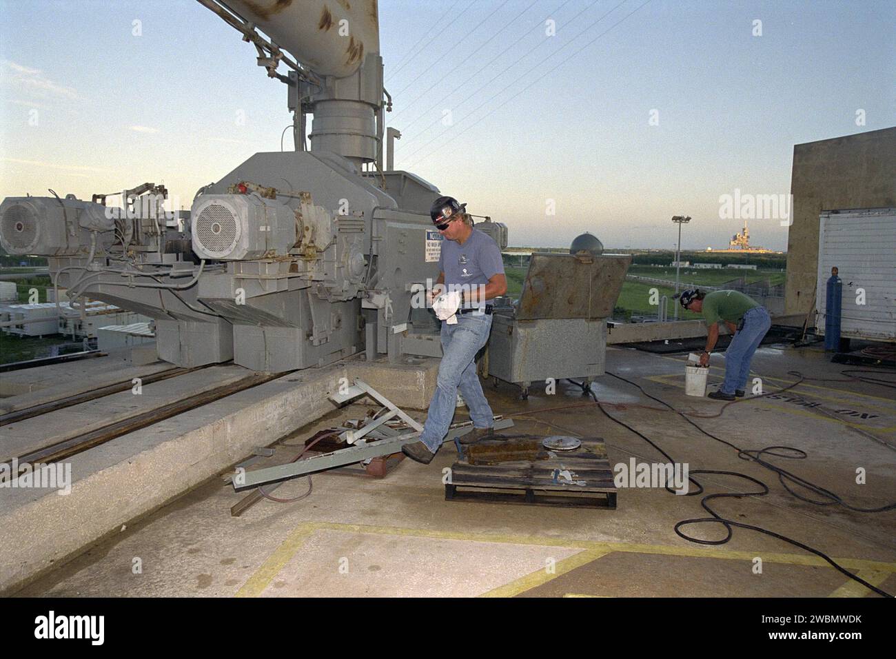 KENNEDY SPACE CENTER, FLA. -- Day in the Life, page 2. Preparing the ...