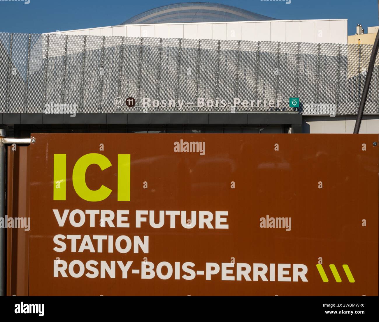 Metro rer e line hi-res stock photography and images - Alamy