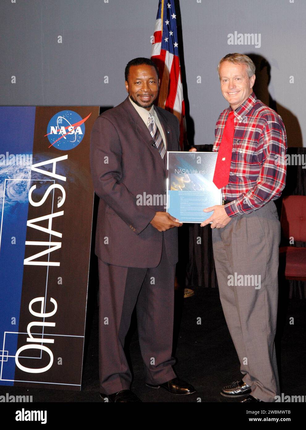 KENNEDY SPACE CENTER, FLA. - Kennedy’s Deputy Director Woodrow Whitlow ...