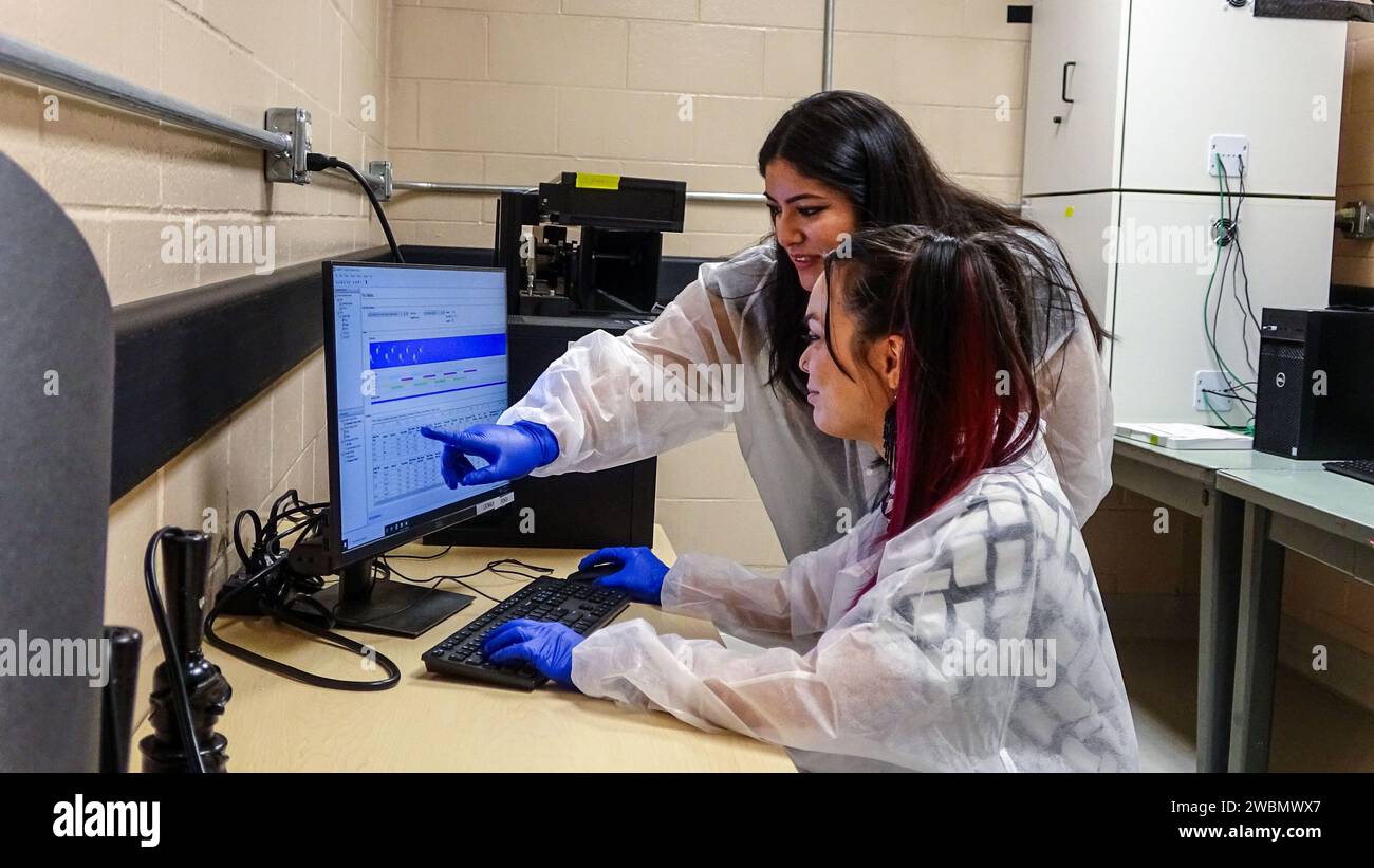 jsc2023e069280 (10/4/2023) --- Steffy Tabares Ruiz and Jade Nguyen ...