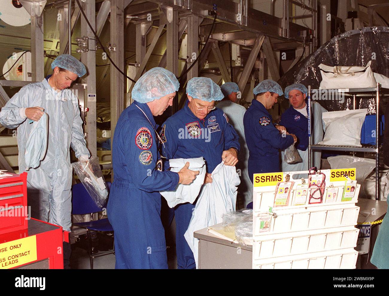 International space station modules hi-res stock photography and images ...