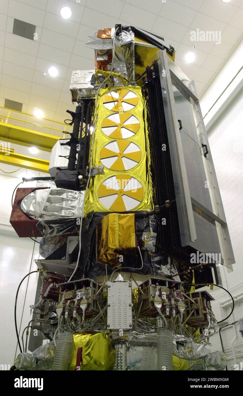 Solar array atmospheric hi-res stock photography and images - Alamy