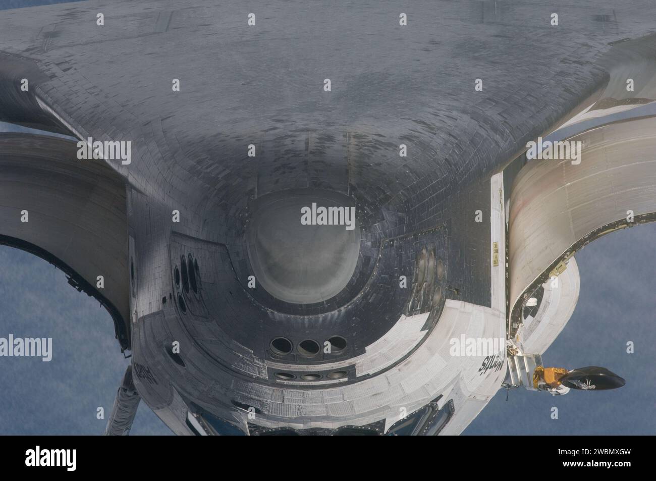 Crew members on the ISS photographed Atlantis in Earth orbit performing ...