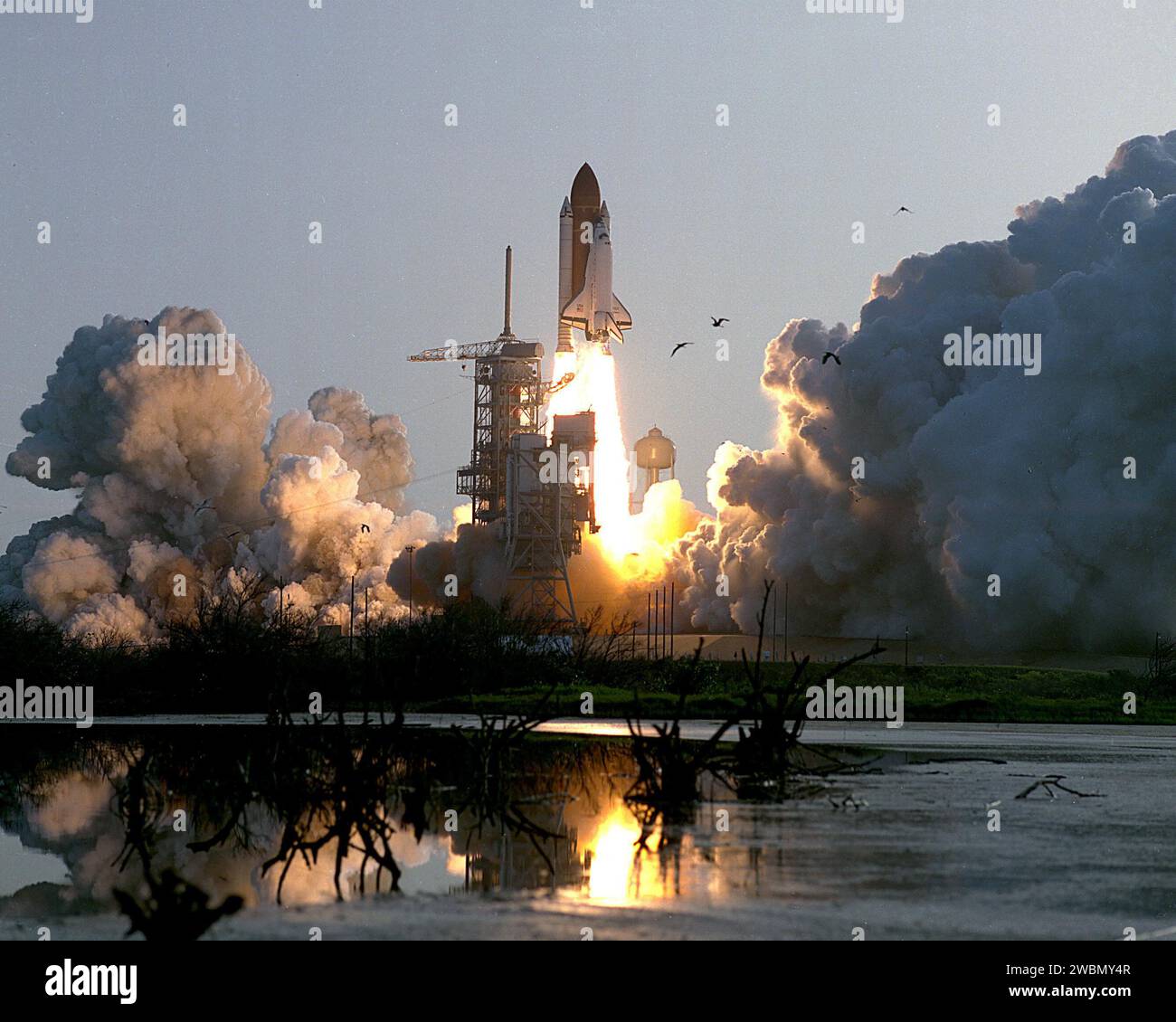 Sts 51 g discovery hi-res stock photography and images - Alamy