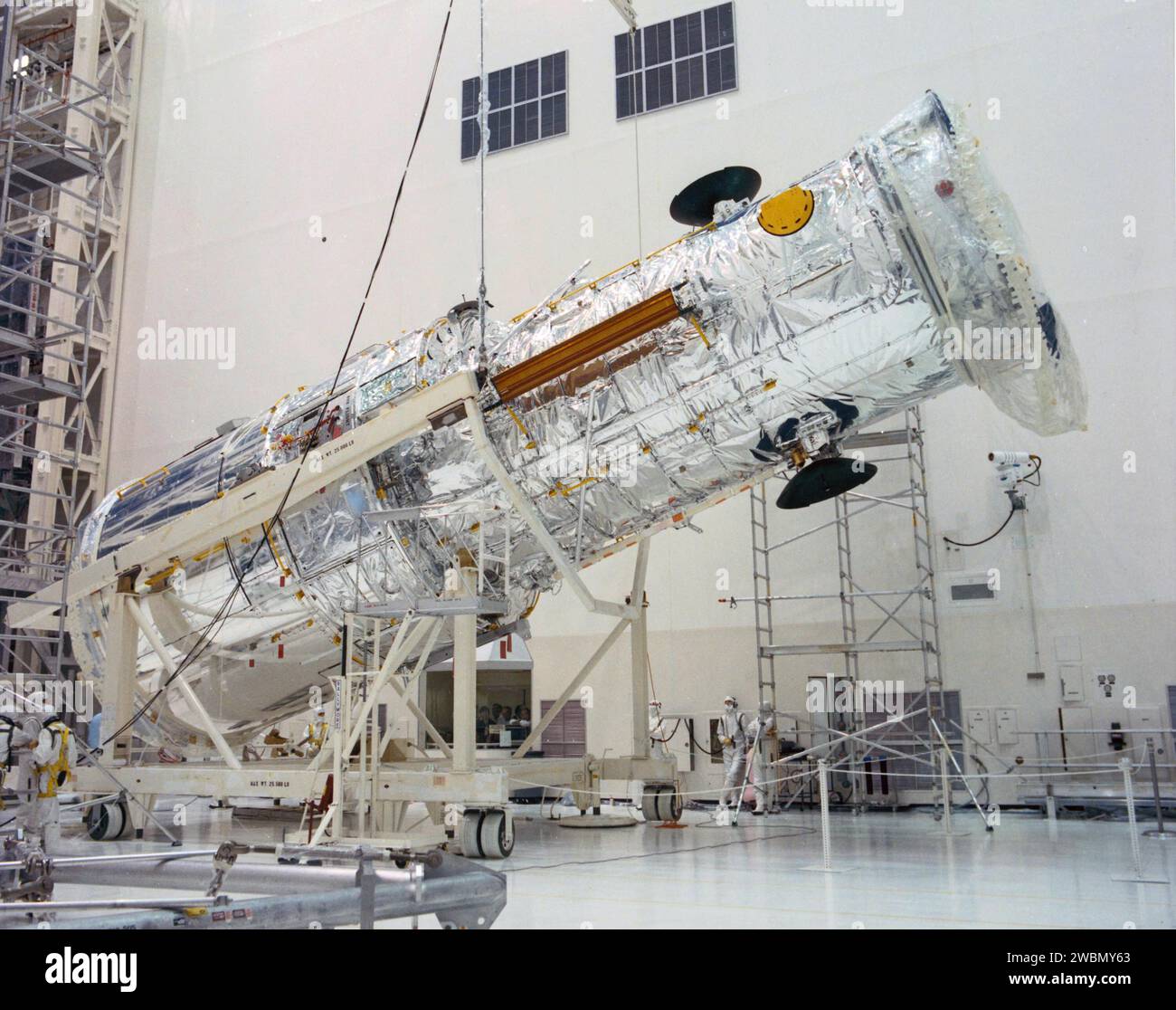 Hst mirror hi-res stock photography and images - Alamy