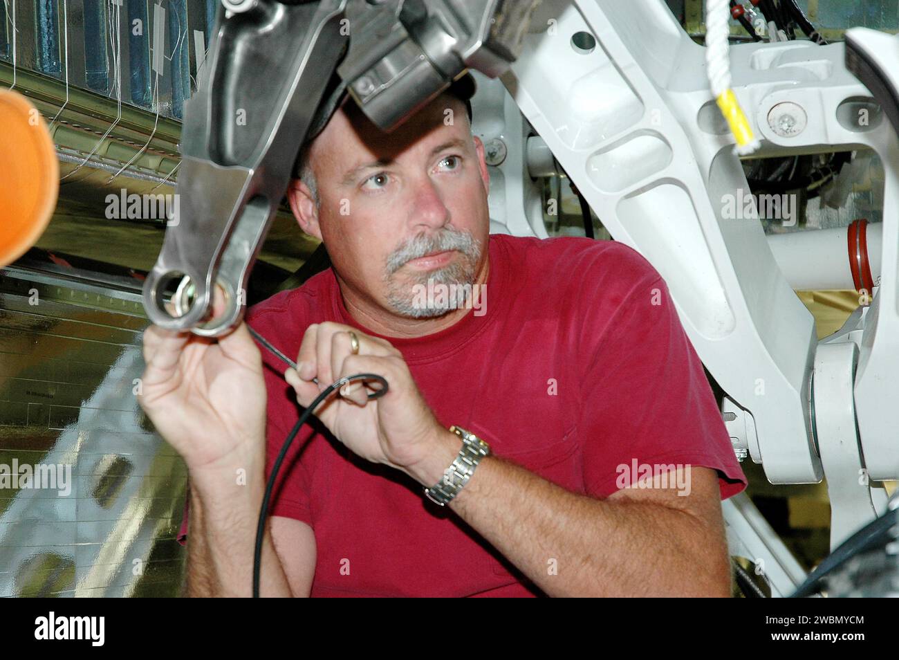 KENNEDY SPACE CENTER, FLA. - On Orbiter Atlantis in NASA’s Orbiter ...