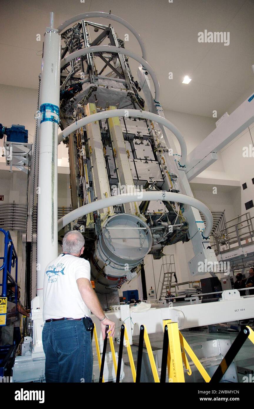 KENNEDY SPACE CENTER, FLA. - In the Space Station Processing Facility ...