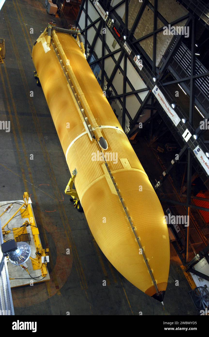 KENNEDY SPACE CENTER, FLA. - Inside the Vehicle Assembly Building, the ...