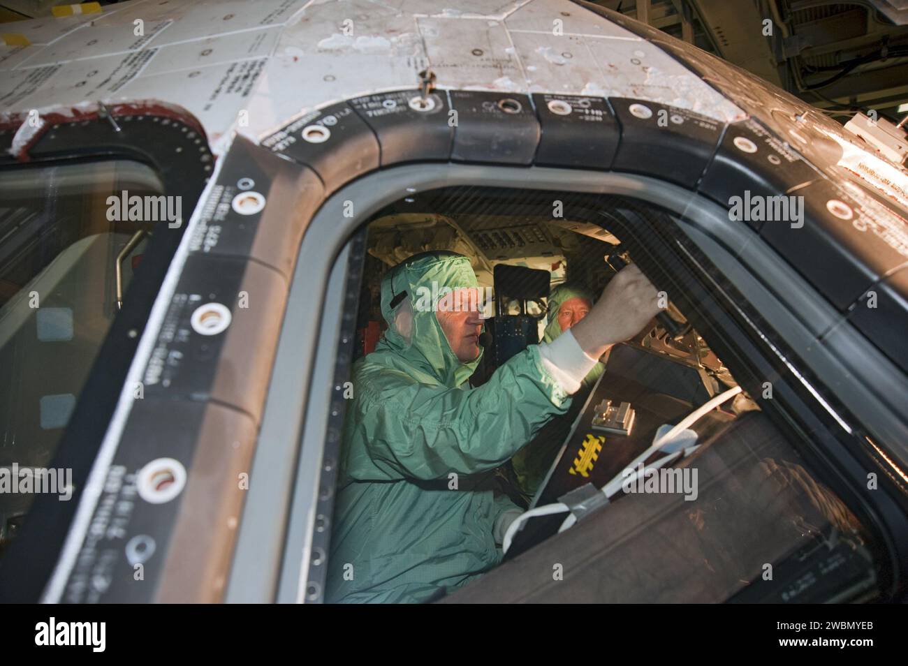 CAPE CANAVERAL, Fla. -- In Orbiter Processing Facility-3 at NASA's ...