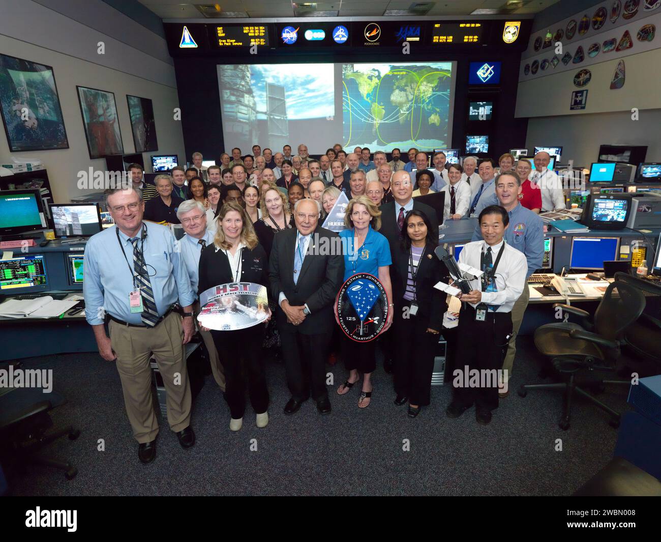 JSC2009-E-120701 (19 May 2009) --- Members of the STS-125 Hubble Space ...