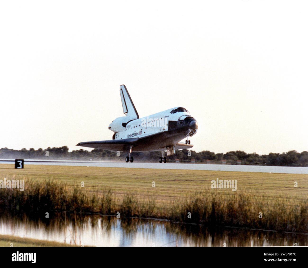 KENNEDY SPACE CENTER, FLA. -- The Shuttle Atlantis and Space Shuttle ...