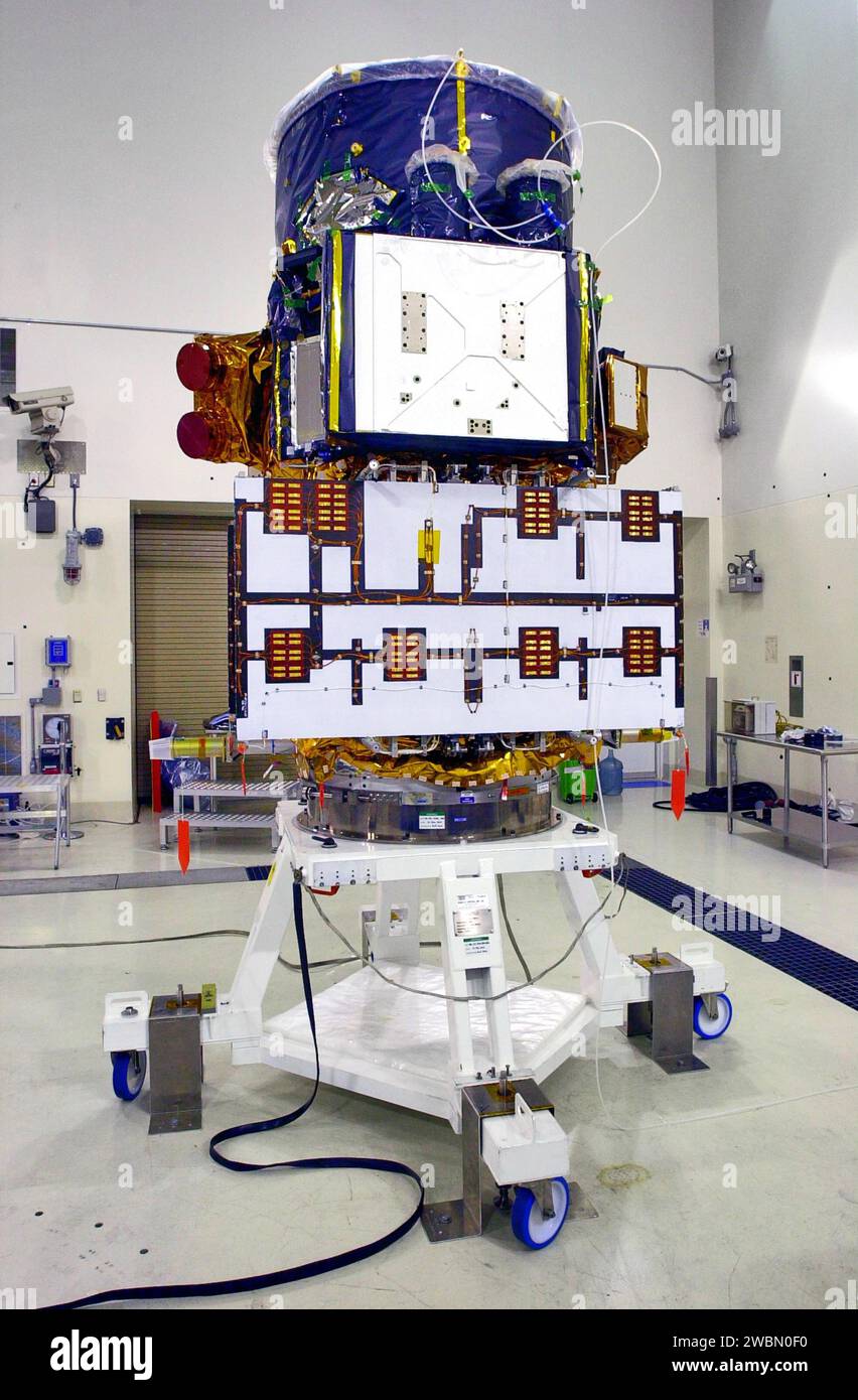 KENNEDY SPACE CENTER, FLA. - Inside the Astrotech Payload Processing ...