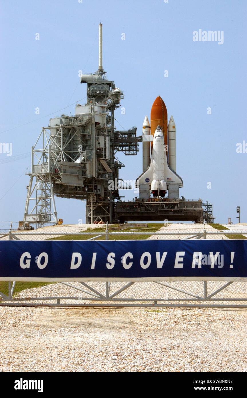 KENNEDY SPACE CENTER, FLA. - On Launch Pad 39B, Space Shuttle Discovery ...