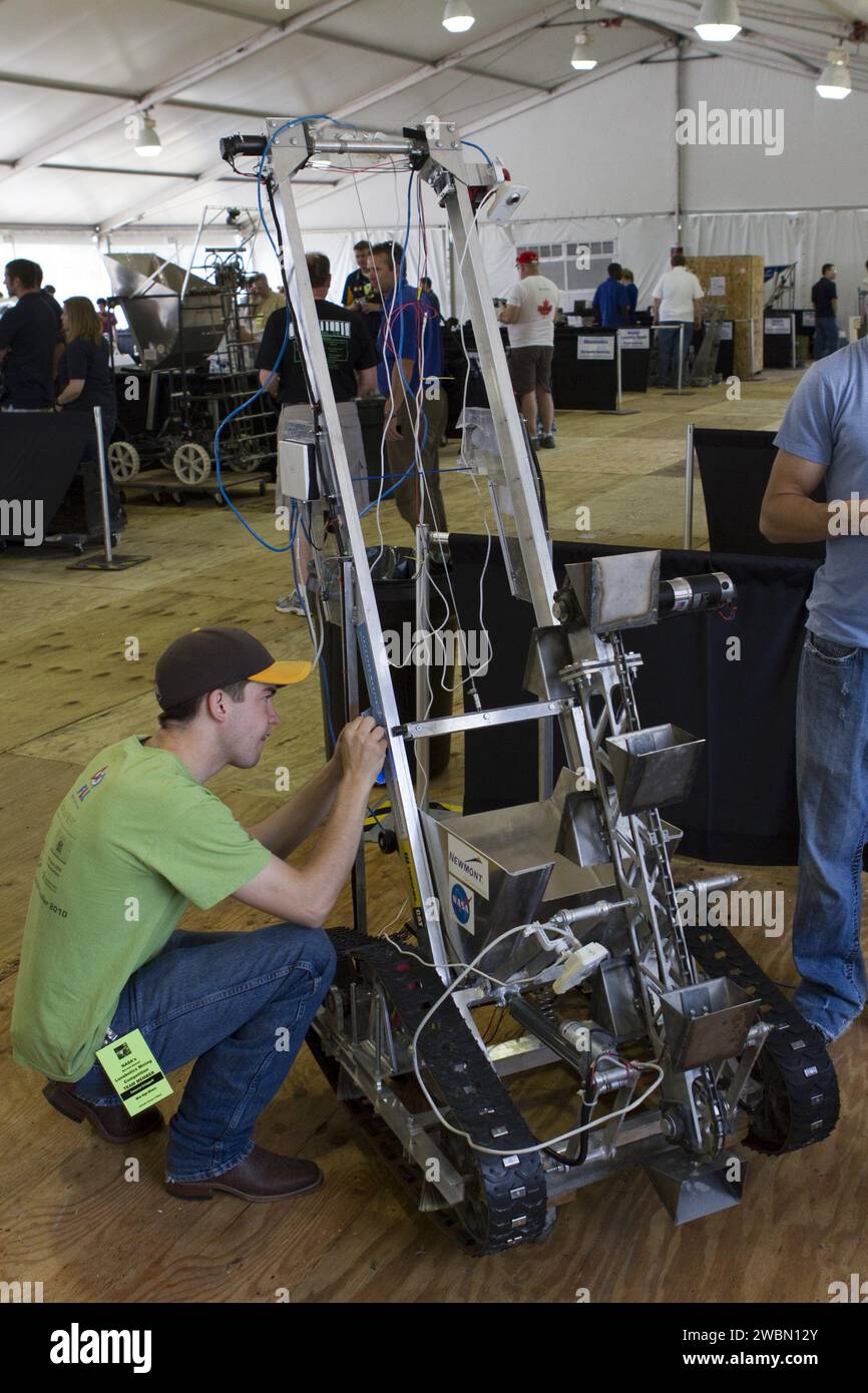 University teams from multiple countries compete in NASA’s Lunabotics ...