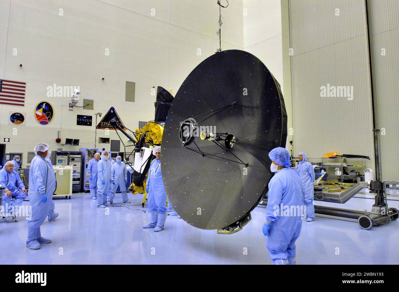 KENNEDY SPACE CENTER, FLA. - In the Payload Hazardous Servicing ...