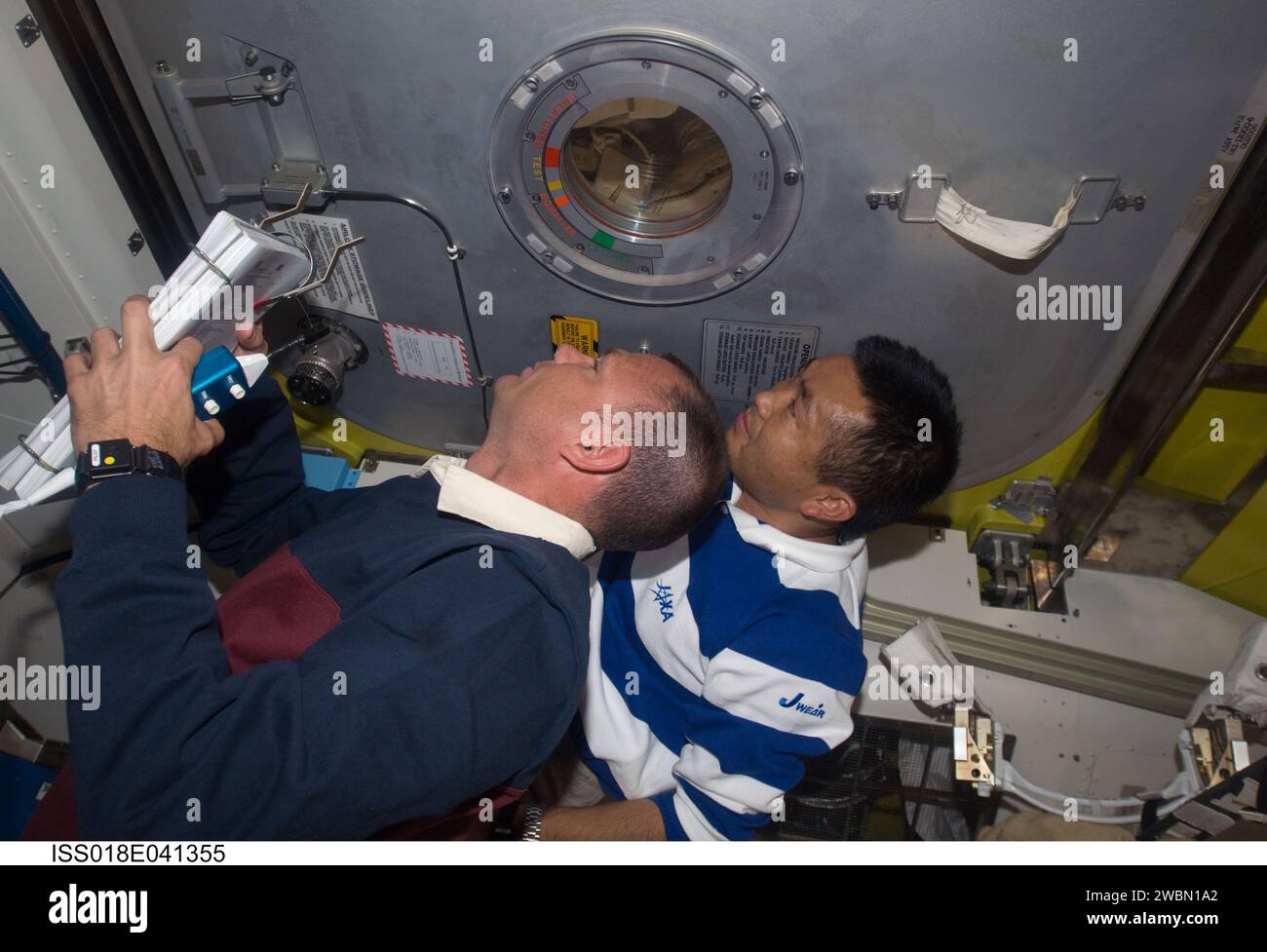 Space shuttle door hi-res stock photography and images - Alamy