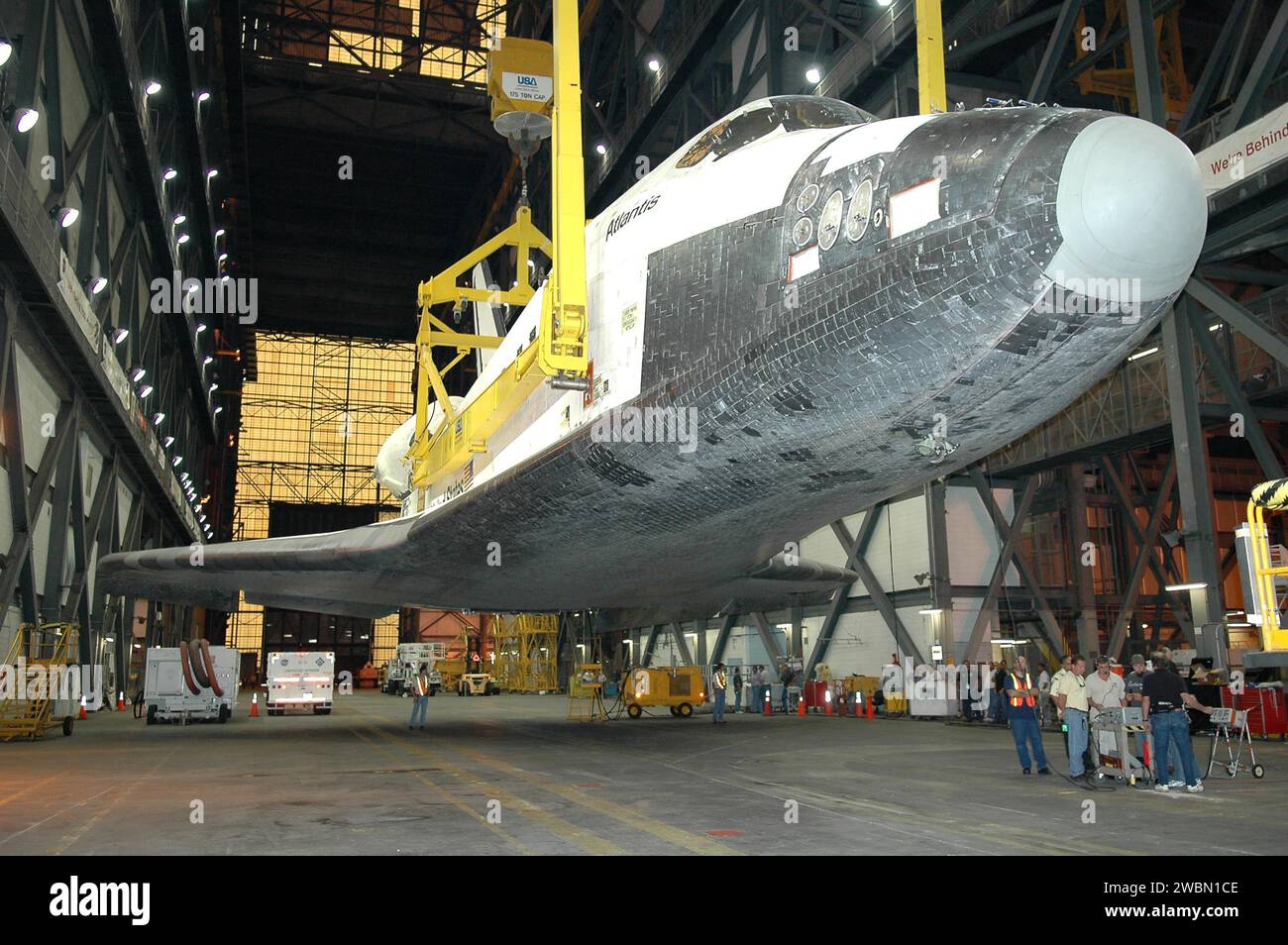 KENNEDY SPACE CENTER, FLA. - In the Vehicle Assembly Building (VAB ...