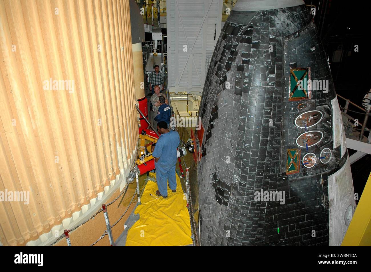 KENNEDY SPACE CENTER, FLA. - In the Vehicle Assembly Building at NASA’s ...