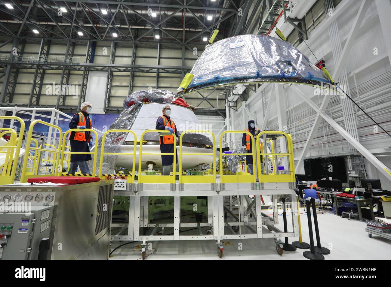 Technicians install hi-res stock photography and images - Alamy