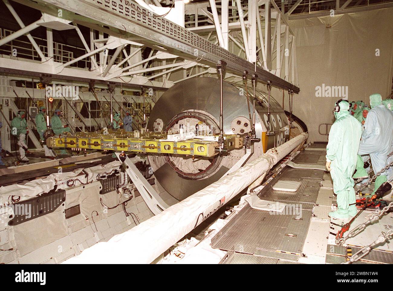 KENNEDY SPACE CENTER, FLA. -- In the Orbiter Processing Facility bay 2 ...