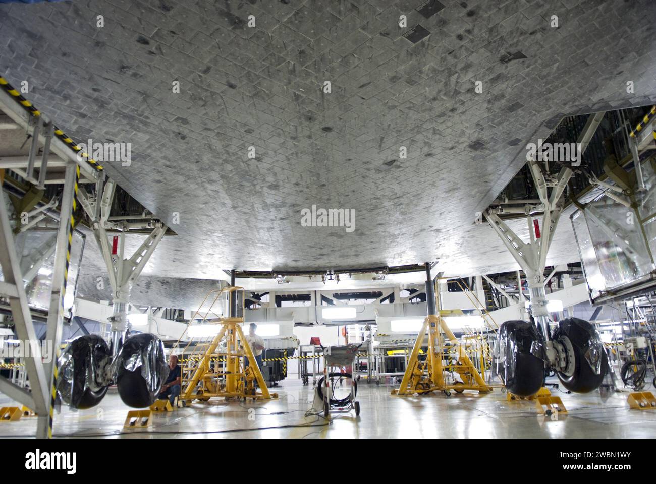 CAPE CANAVERAL, Fla. - In Orbiter Processing Facility-1 at NASA's ...