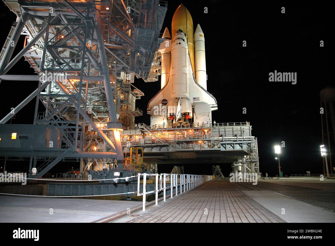 KENNEDY SPACE CENTER, FLA. -- The Rotating Service Structure is rolled ...