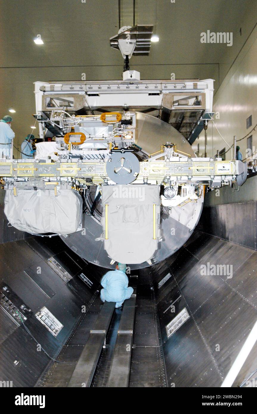 Food in space module hi-res stock photography and images - Alamy