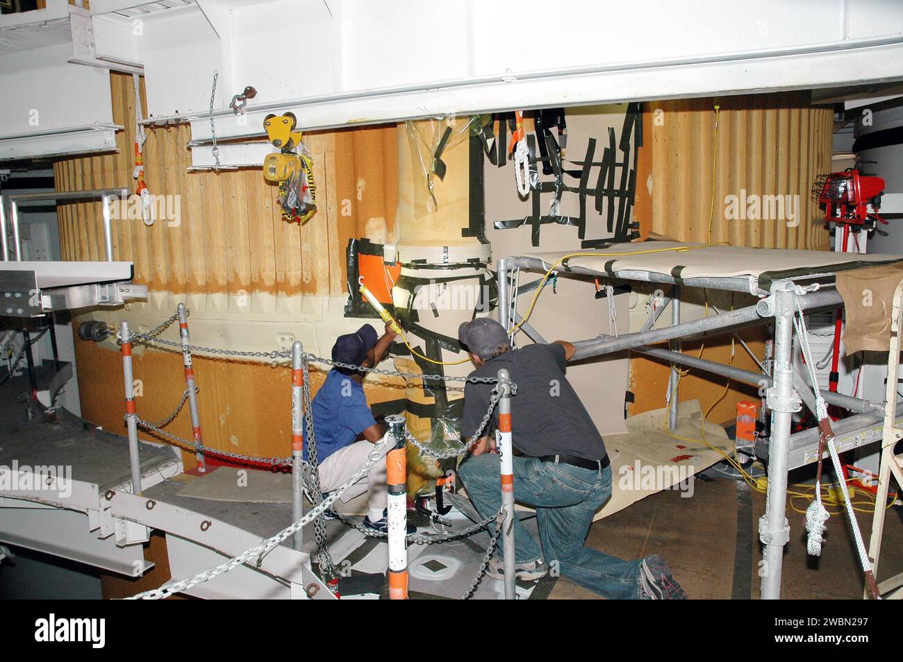 Bellows installed hi-res stock photography and images - Alamy