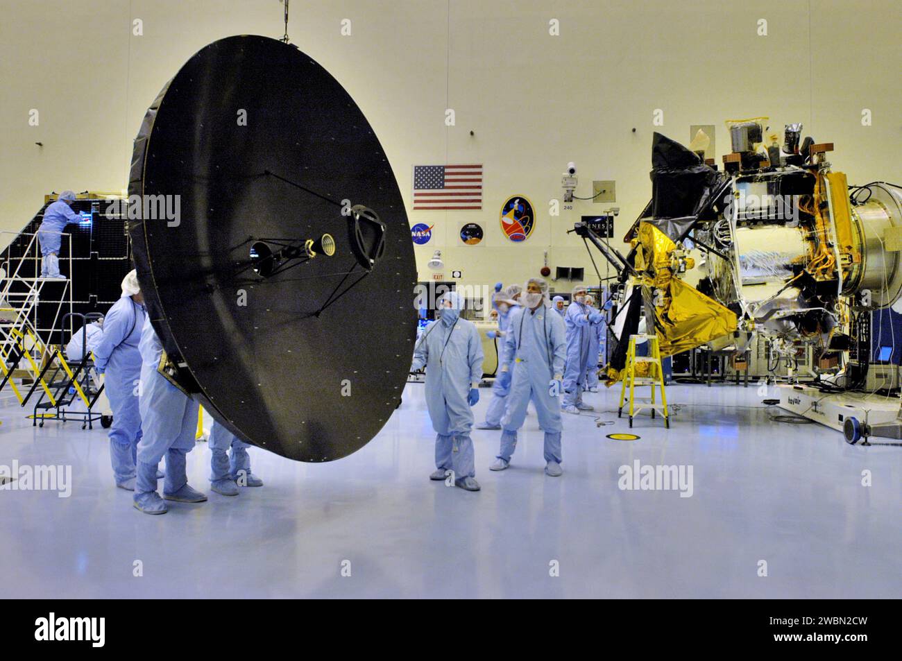 KENNEDY SPACE CENTER, FLA. - In the Payload Hazardous Servicing ...