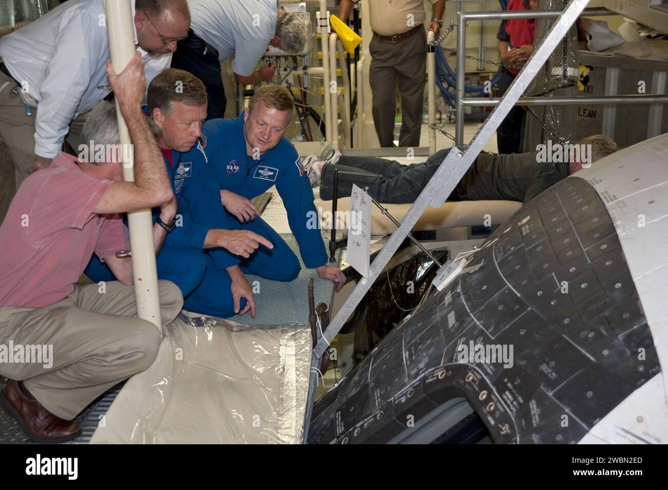 CAPE CANAVERAL, Fla. -- In Orbiter Processing Facility-3 at NASA's ...