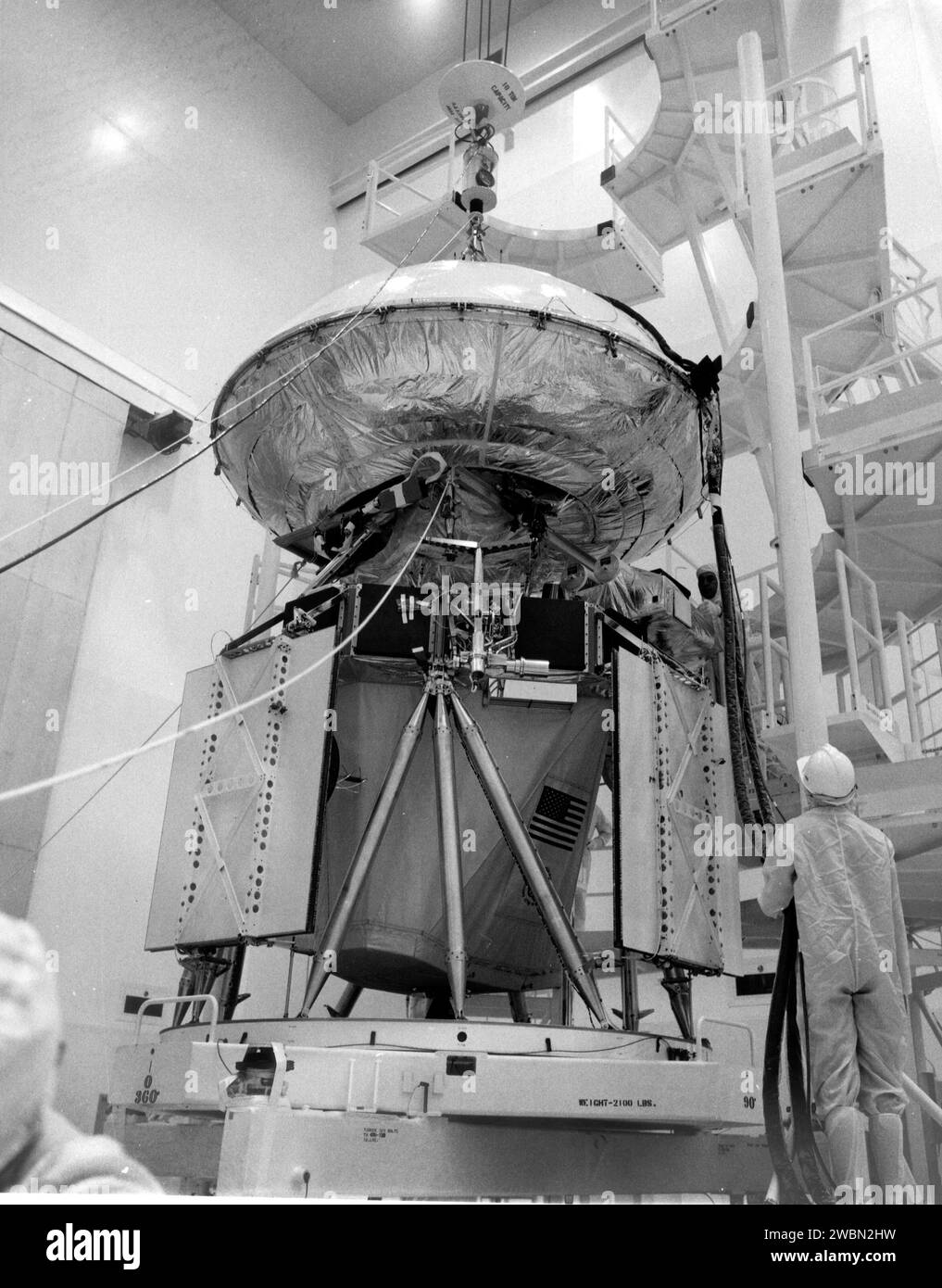 KENNEDY SPACE CENTER, FLA. -- Closeup view shows mated Viking Lander ...