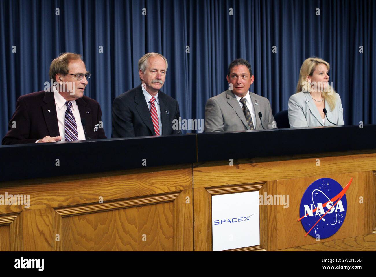CAPE CANAVERAL, Fla. – Participating in a post-launch news conference ...