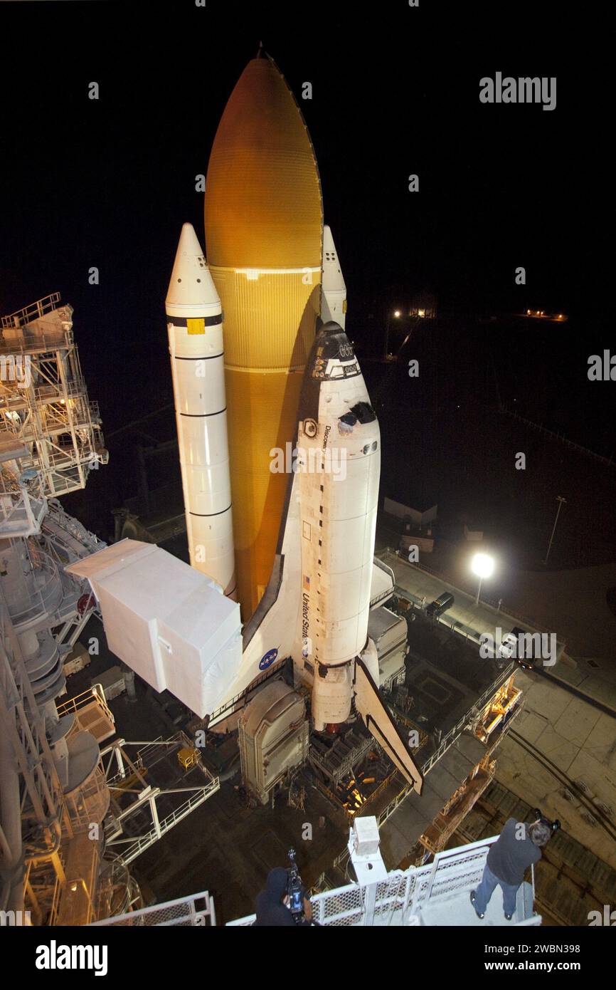 CAPE CANAVERAL, Fla. -- Space shuttle Discovery arrives at Launch Pad ...