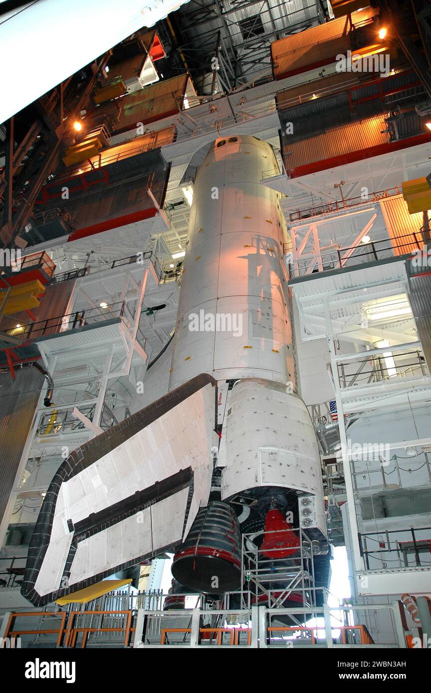 KENNEDY SPACE CENTER, FLA. - In the Vehicle Assembly Building at NASA’s ...