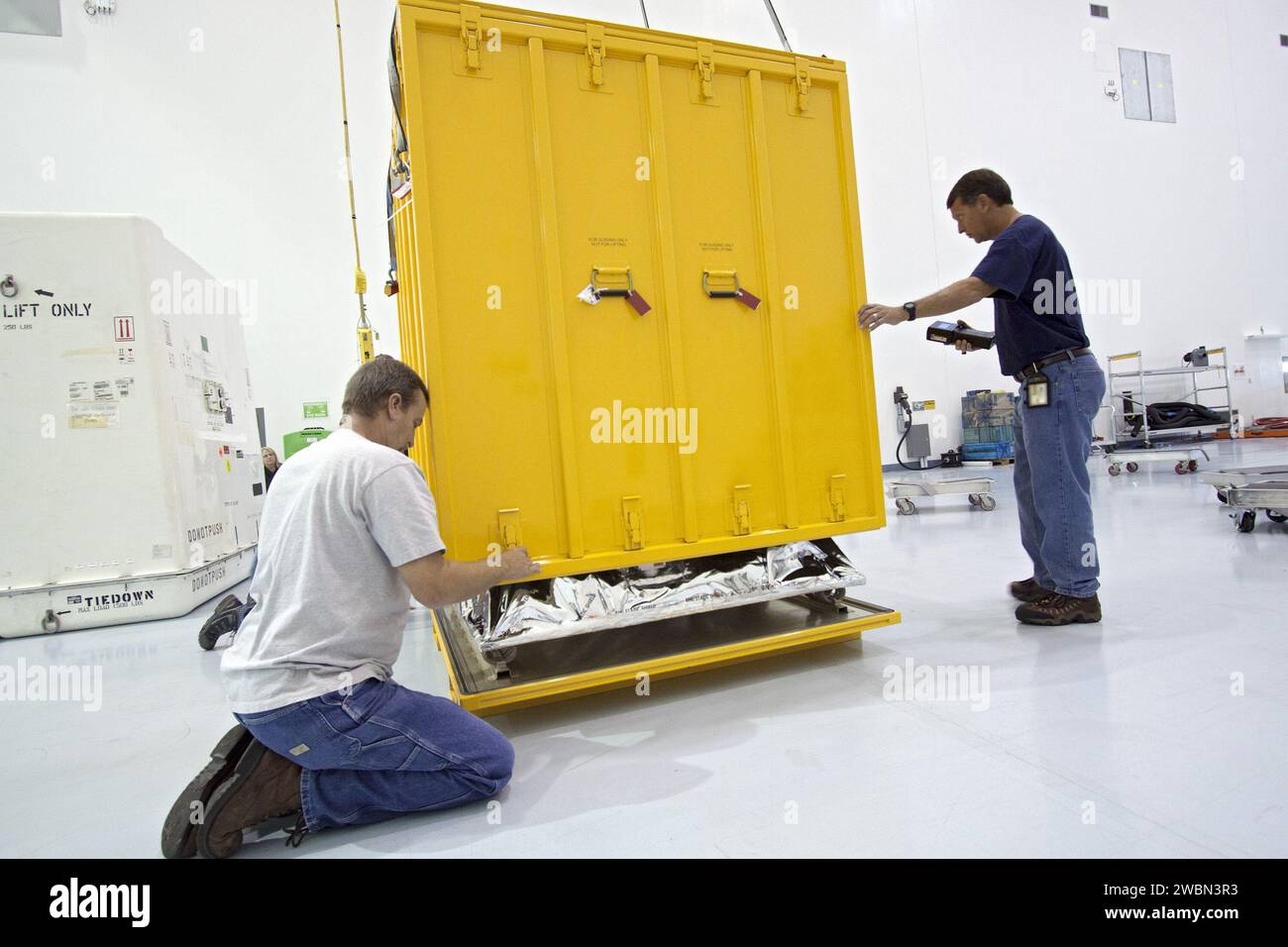 CAPE CANAVERAL, Fla. -- Inside the Space Station Processing Facility at ...