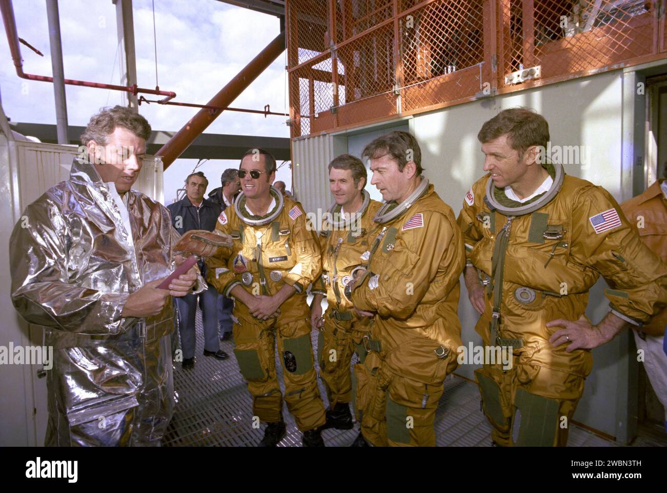 KENNEDY SPACE CENTER, FLA. - On the Fixed Service Structure on Launch ...
